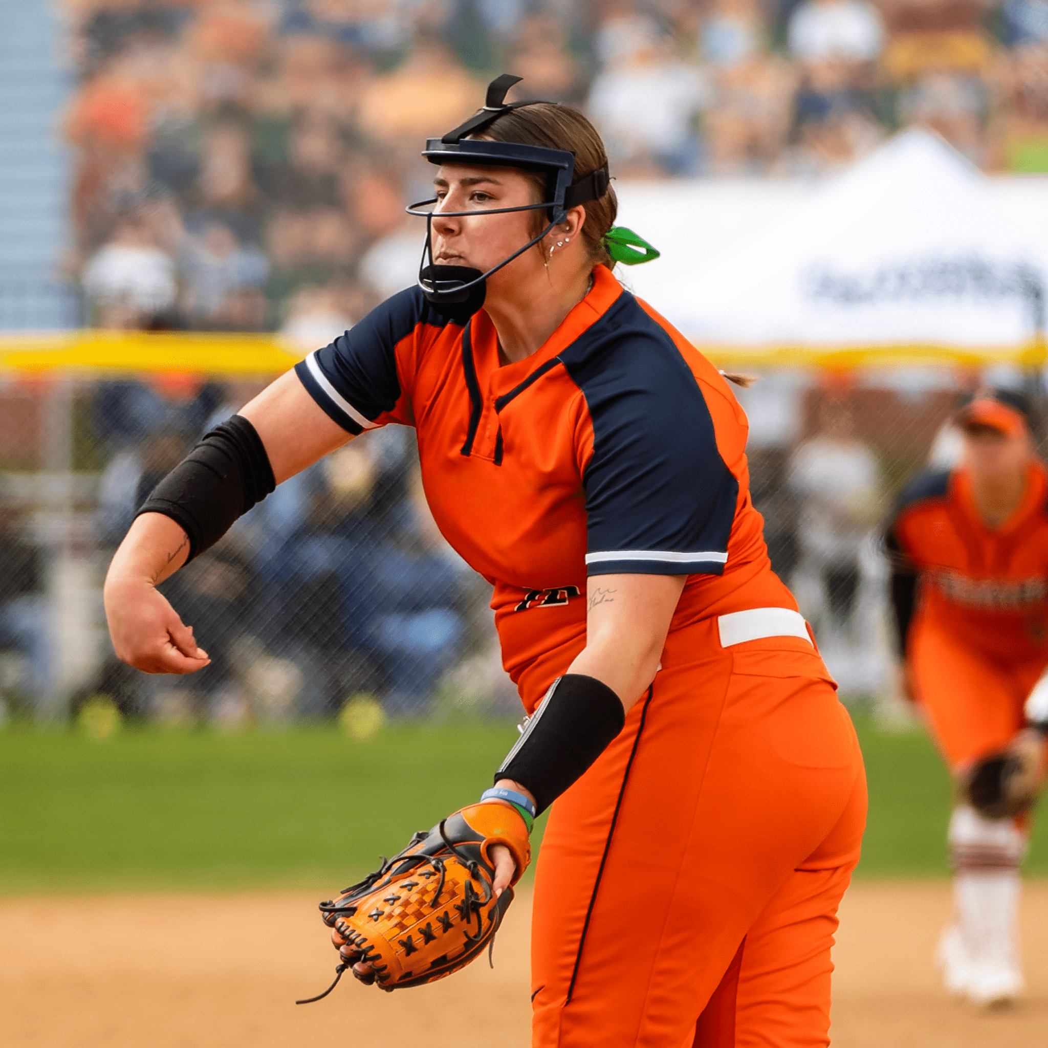 Hailey Harris – Clutch